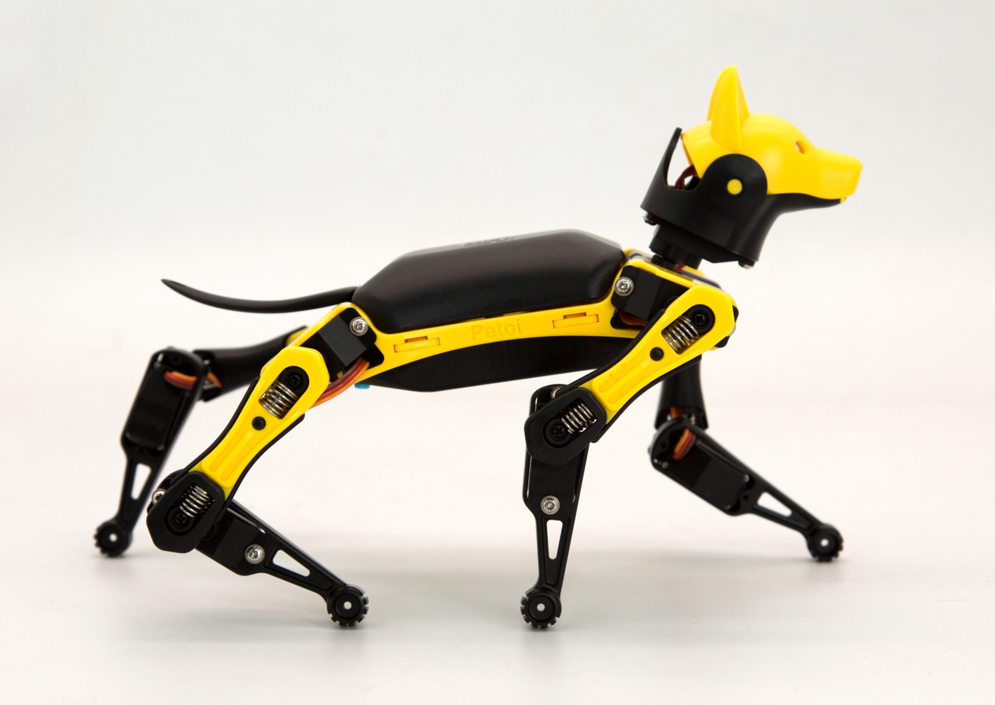Petoi Bittle – A Palm-Sized Programmable Open Source Robot Dog for STEM ...