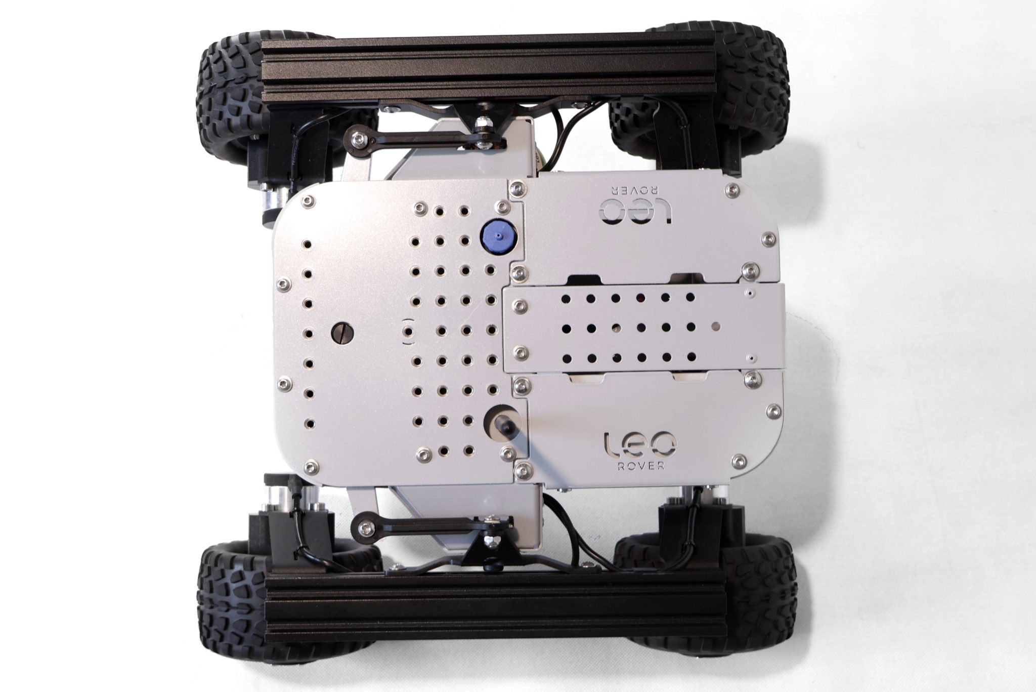 Leo Rover Mobile Robot for Indoor and Outdoor Use – V1.8 – Oz Robotics