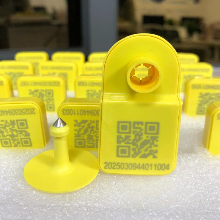 3km Long Range Eartag Animal Cow Tracking LoraWAN Sensor Temperature ...
